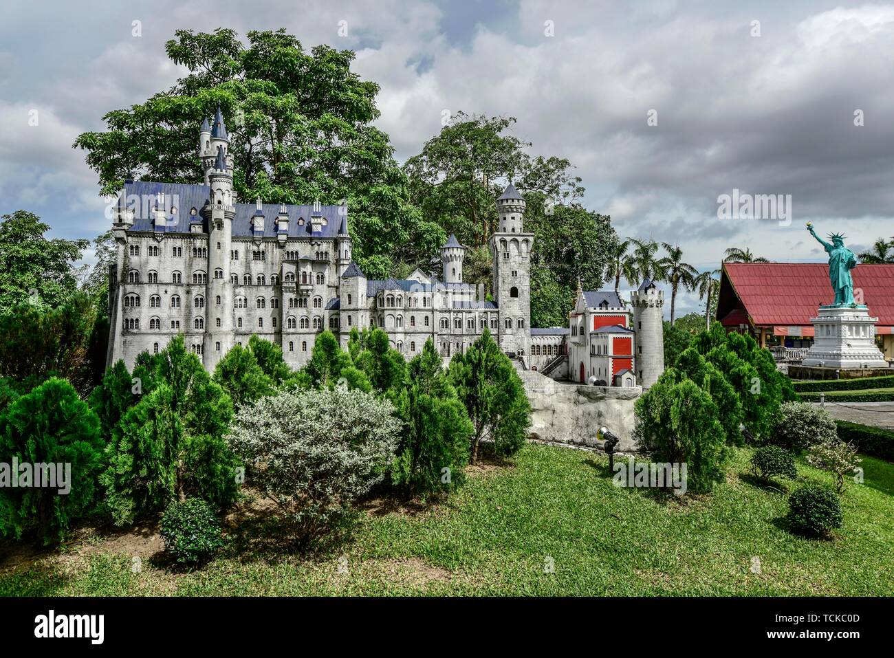 Neuschwanstein castle and statue of liberty in mini siam pattaya hi-res ...