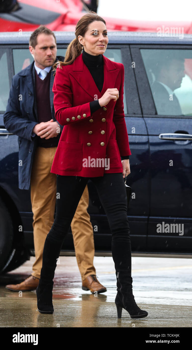The Duke and Duchess of Cambridge visit the Caernarfon Coastguard ...
