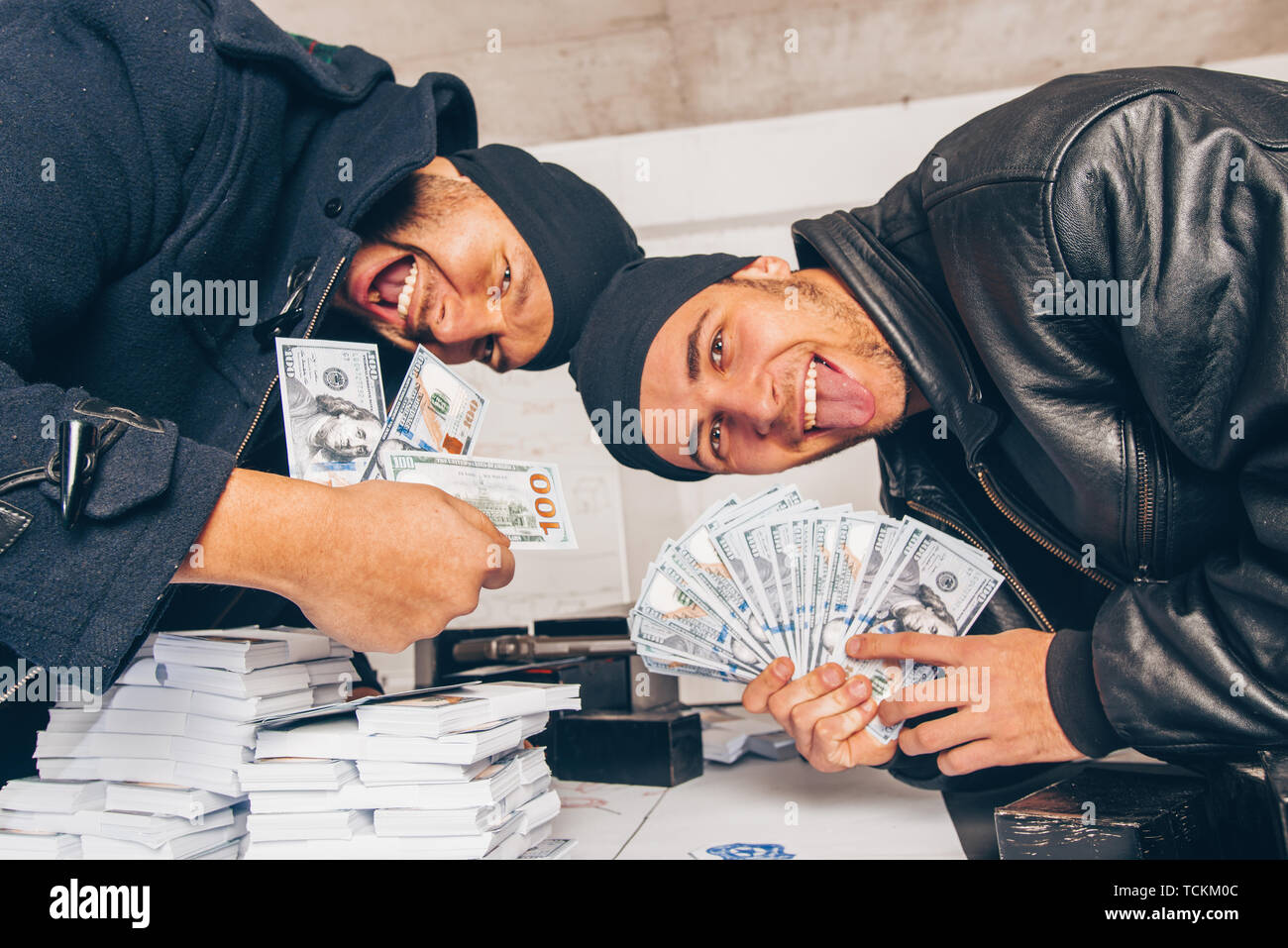 Thief counting money hi-res stock photography and images - Alamy