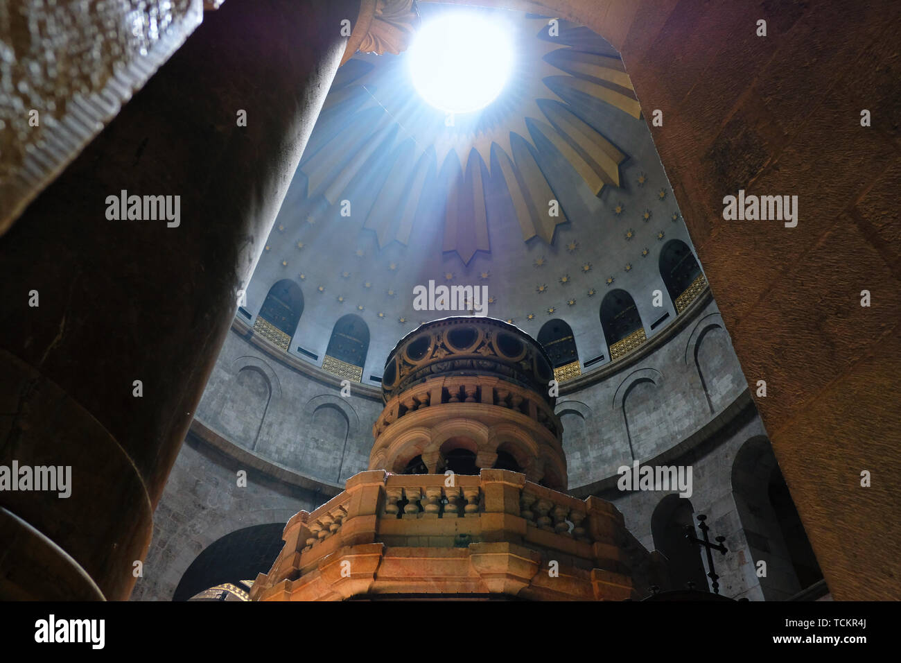 Jesus entombed hi-res stock photography and images - Alamy