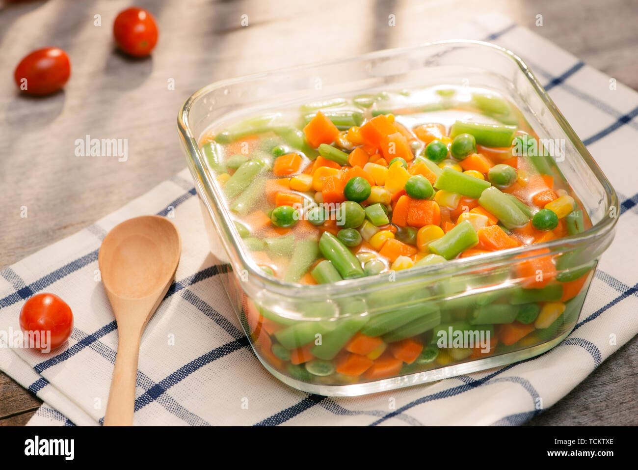 Steamed baby vegetables hi-res stock photography and images - Alamy