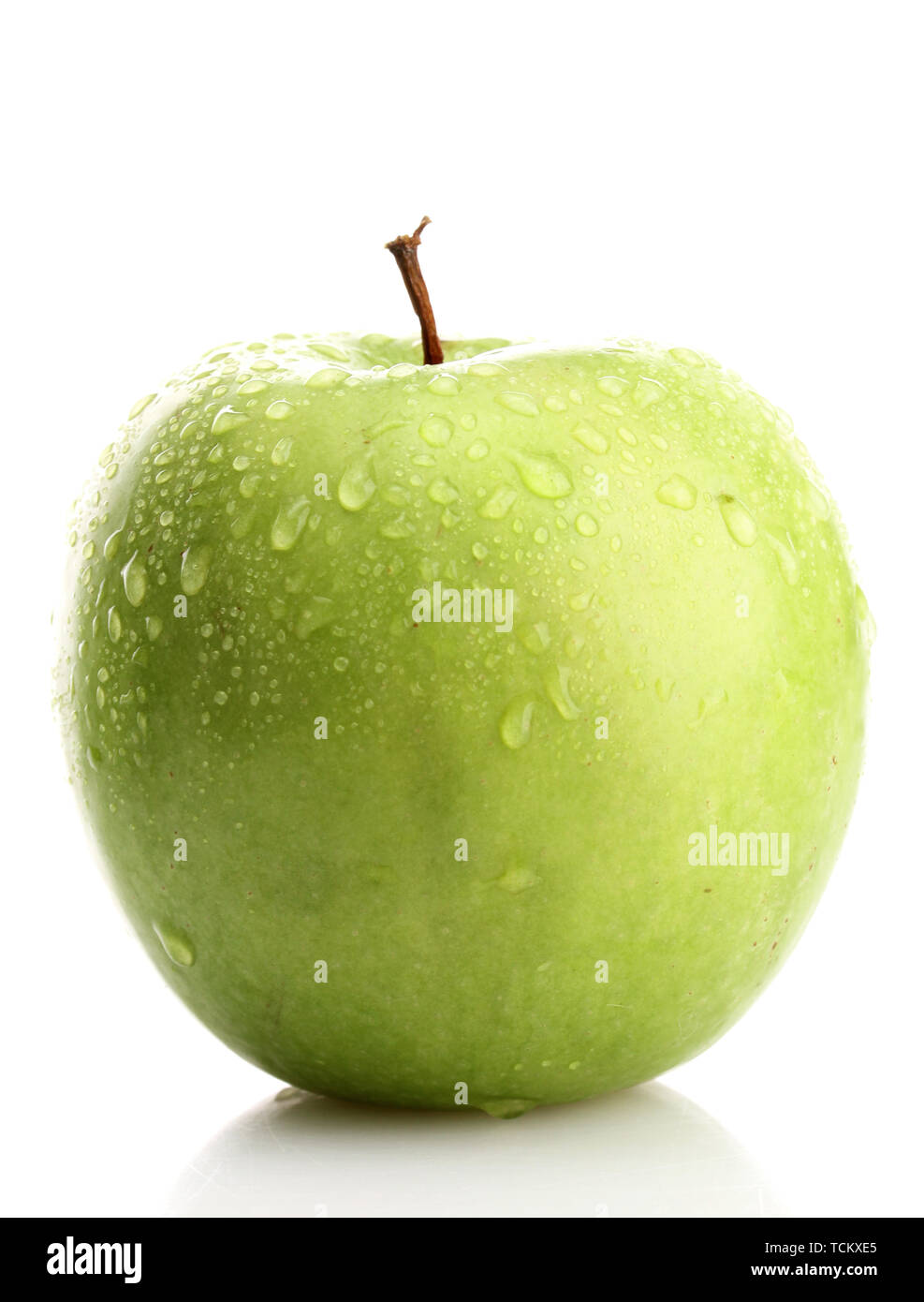 Ripe green apple isolated on white Stock Photo - Alamy