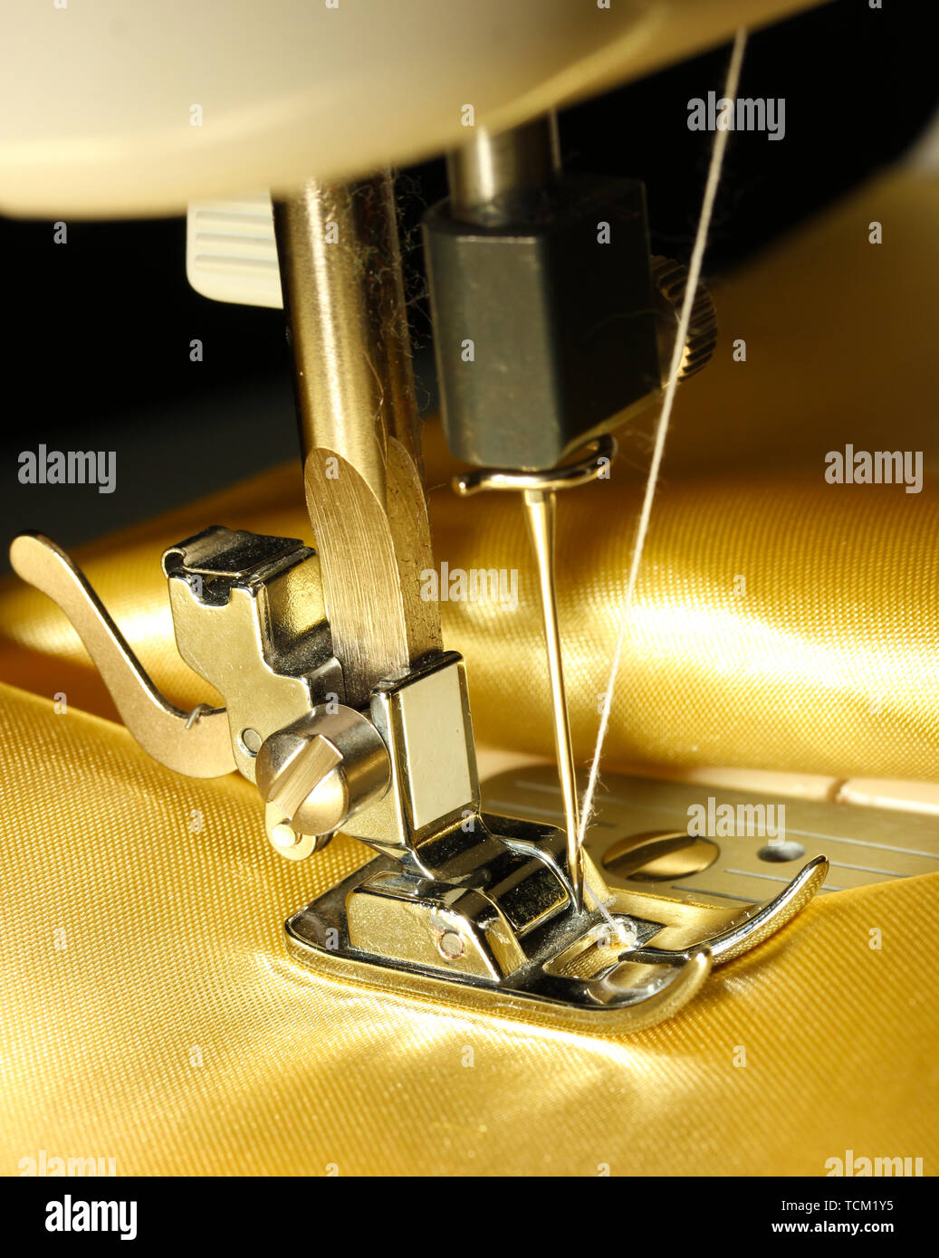 Gold seam metal hi-res stock photography and images - Alamy