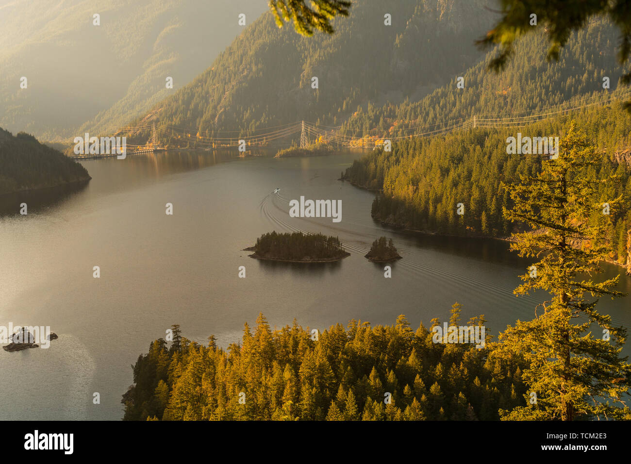 Sunset views of Diablo Lake surrounded by mountains, in North Cascades ...