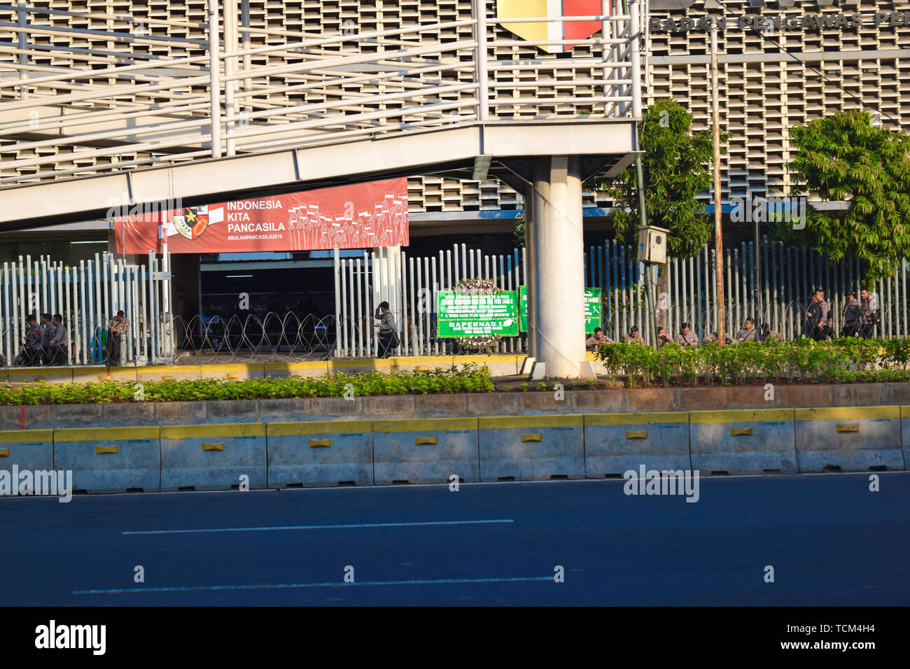 JAKARTA, INDONESIA, JUNE 9 2019 : Modern pedestrian bridge across the ...
