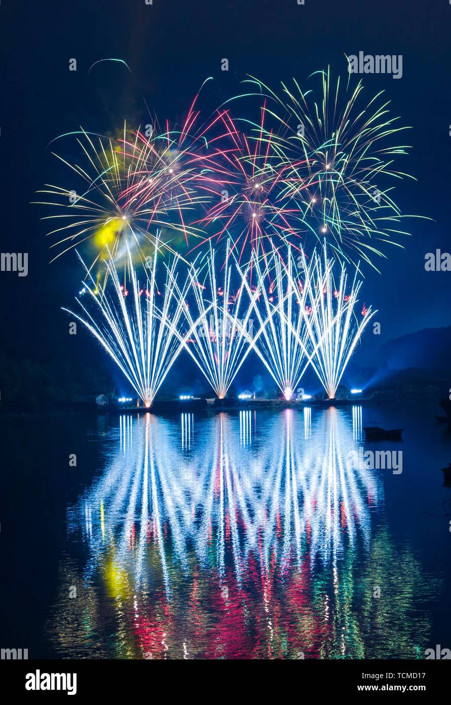 Fires fireworks hi-res stock photography and images - Alamy