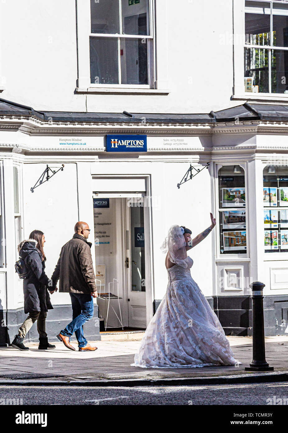 English bride hi-res stock photography and images - Alamy