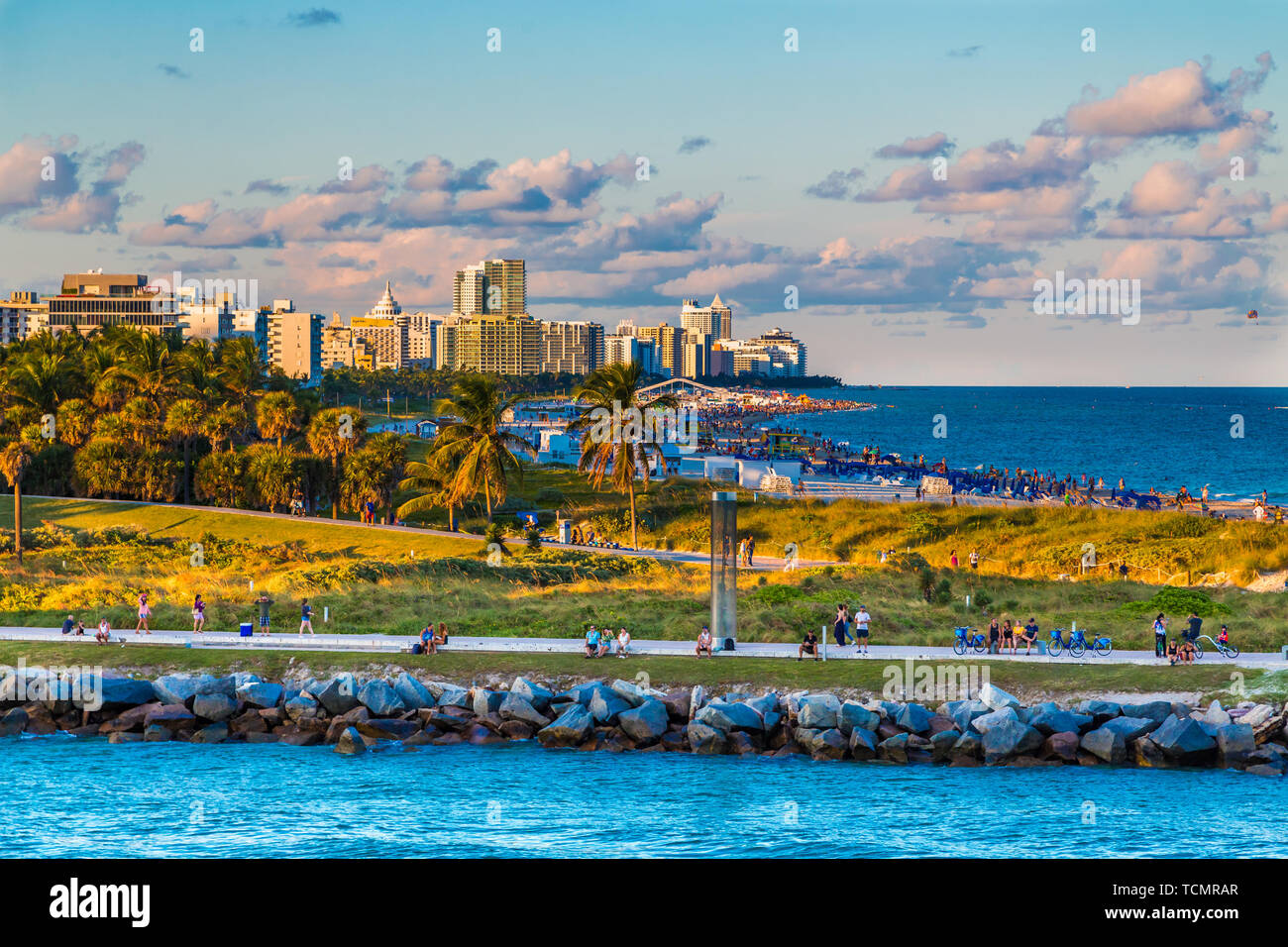 Fort lauderdale beach skyline hi-res stock photography and images - Alamy