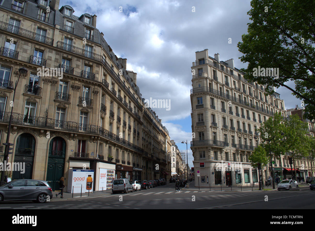 A street corner in Paris, with bulidings showing the typical Parisian ...
