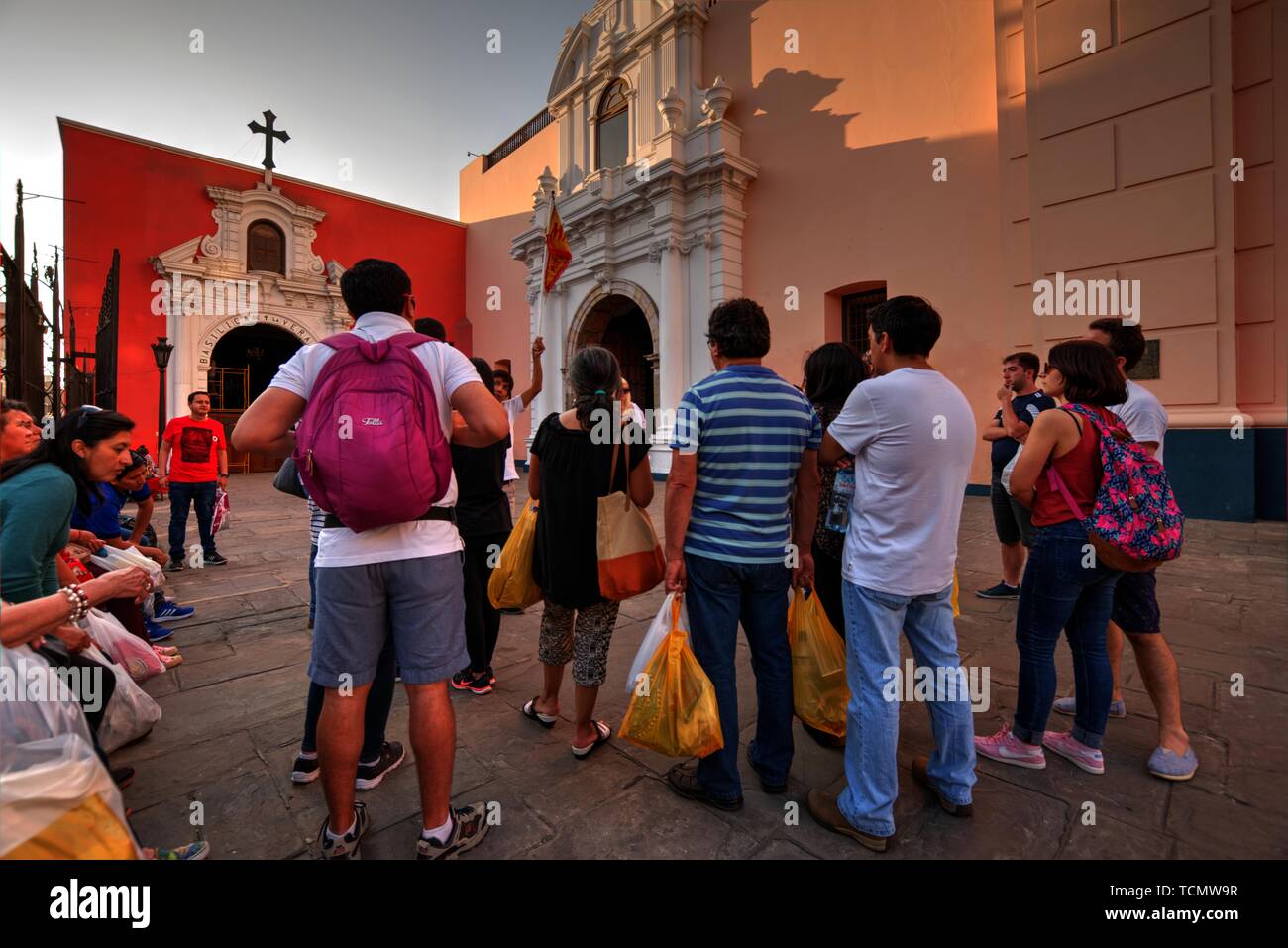 Group guide peru hi-res stock photography and images - Alamy