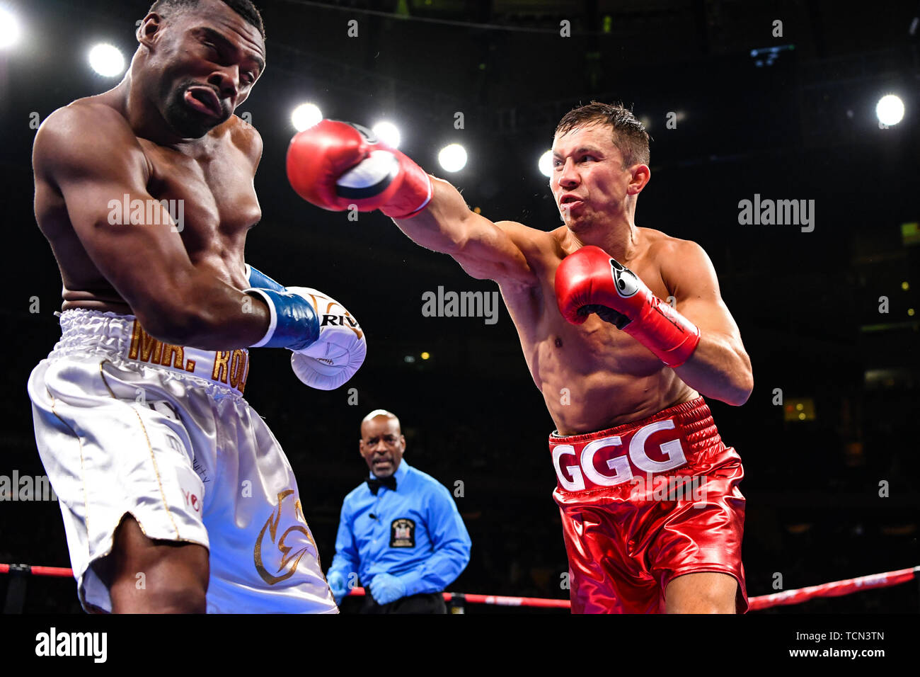 New York, USA. 8th June, 2019. Super Middleweight boxing GENNADY GOLOVKIN (red trunks) vs. STEVE ...
