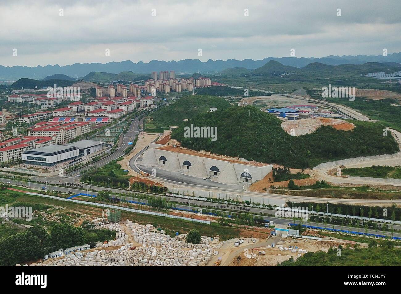 Data center aerial hi-res stock photography and images - Alamy