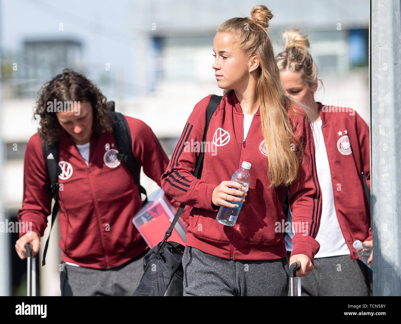 Rennes, France. 9th June 2019. Goalkeeper Almuth Schult (l-r), Giulia ...