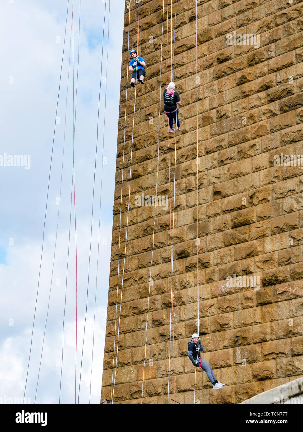 Forth rail bridge beach hi-res stock photography and images - Alamy