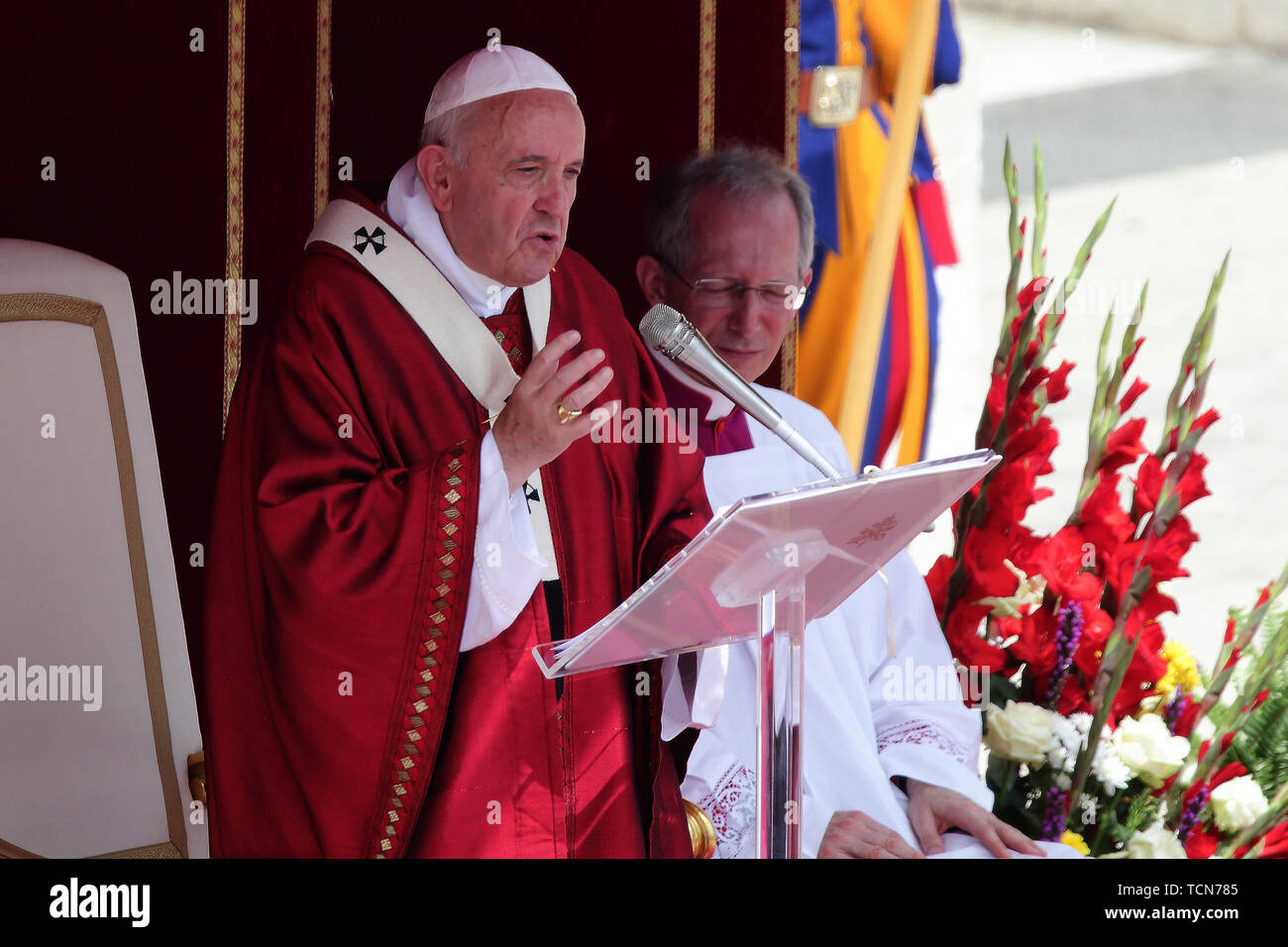 Vatican City, Rome, Italy. 9th June, 2019. POPE FRANCIS celebrates ...