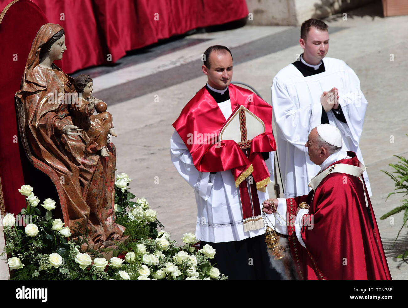 Vatican City, Rome, Italy. 9th June, 2019. POPE FRANCIS celebrates ...