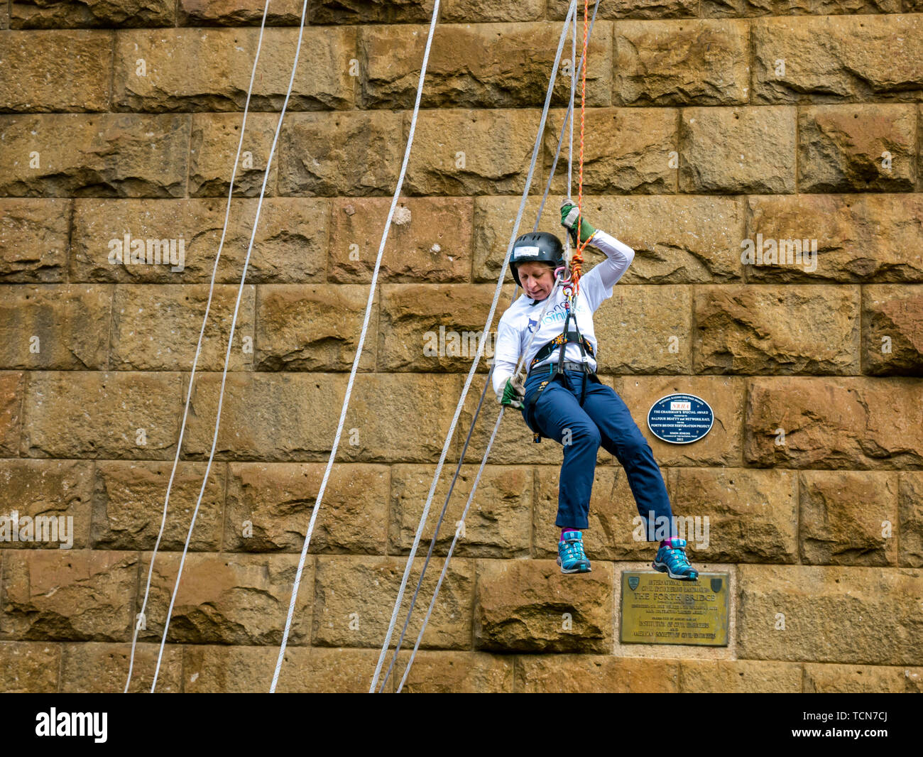 Abseiling from bridge hi-res stock photography and images - Alamy