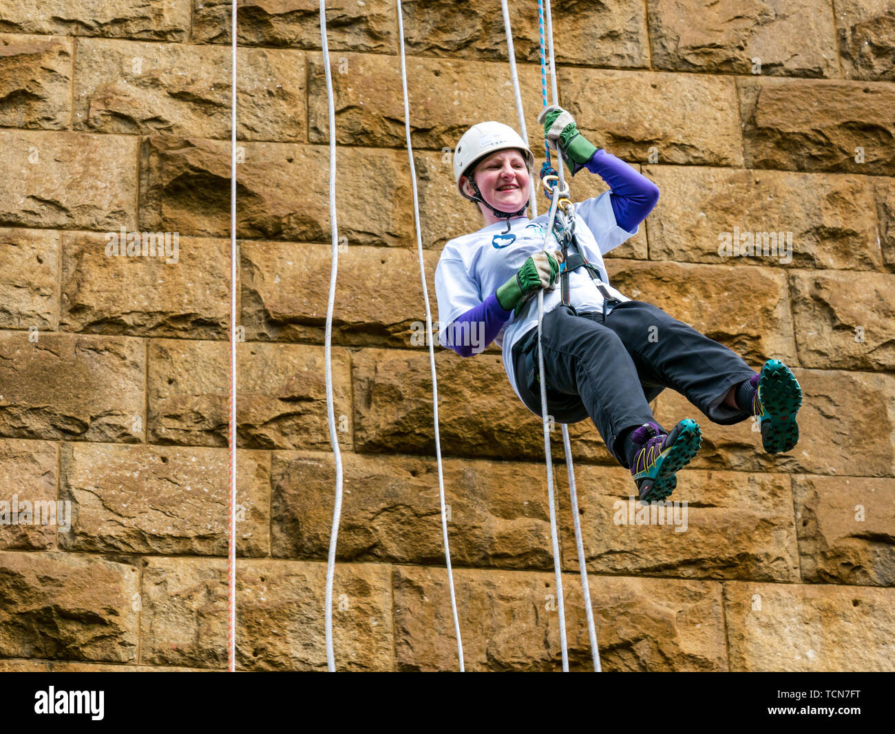 Abseiling from bridge hi-res stock photography and images - Alamy