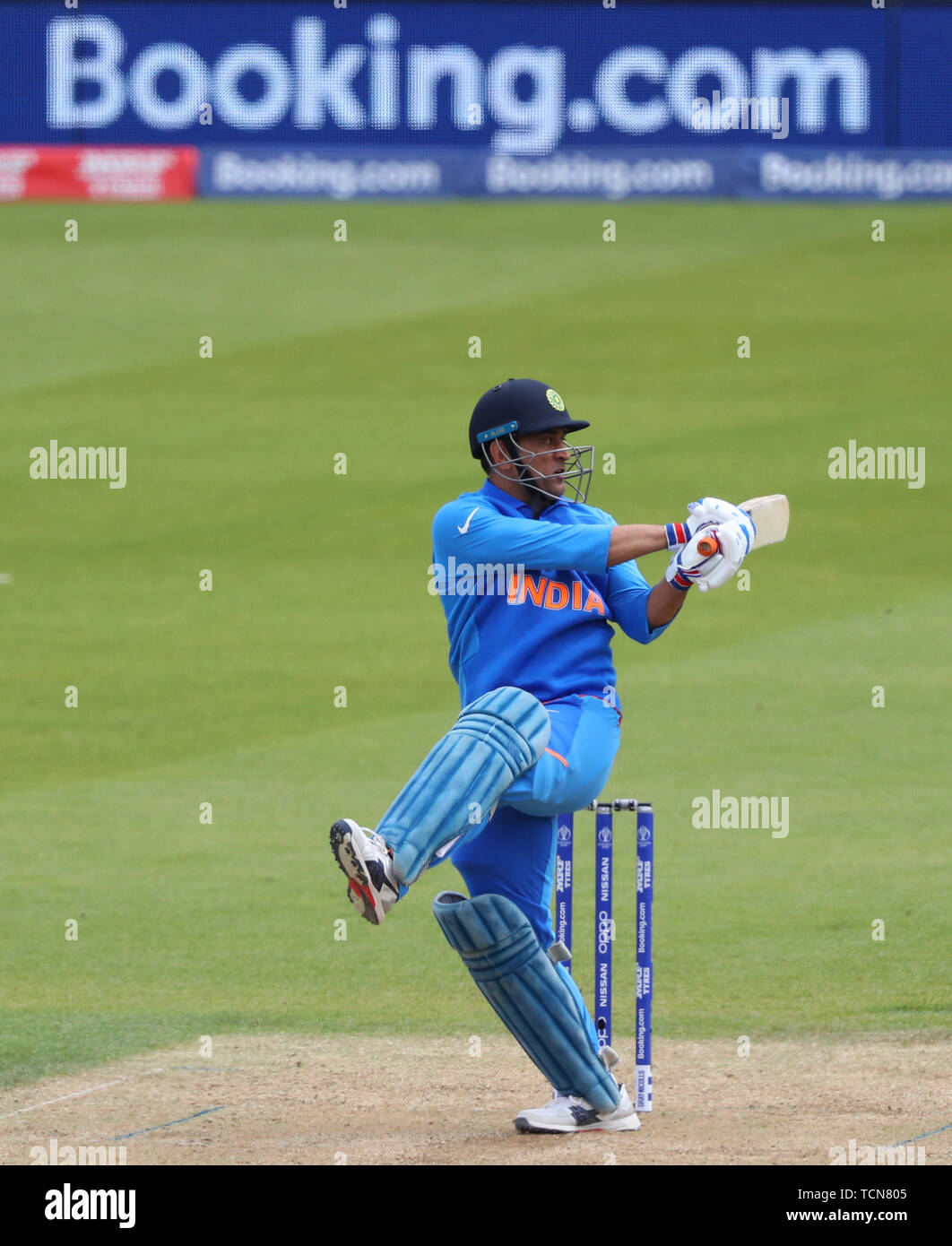 Ms dhoni 2019 world cup hi-res stock photography and images - Alamy