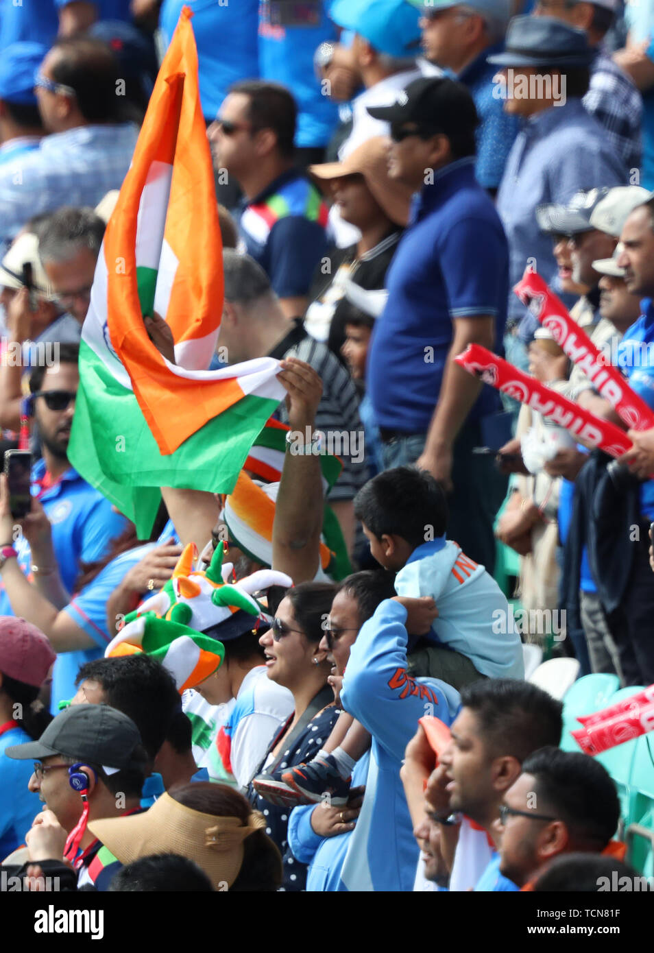 India cricket fan stadium hi-res stock photography and images - Alamy