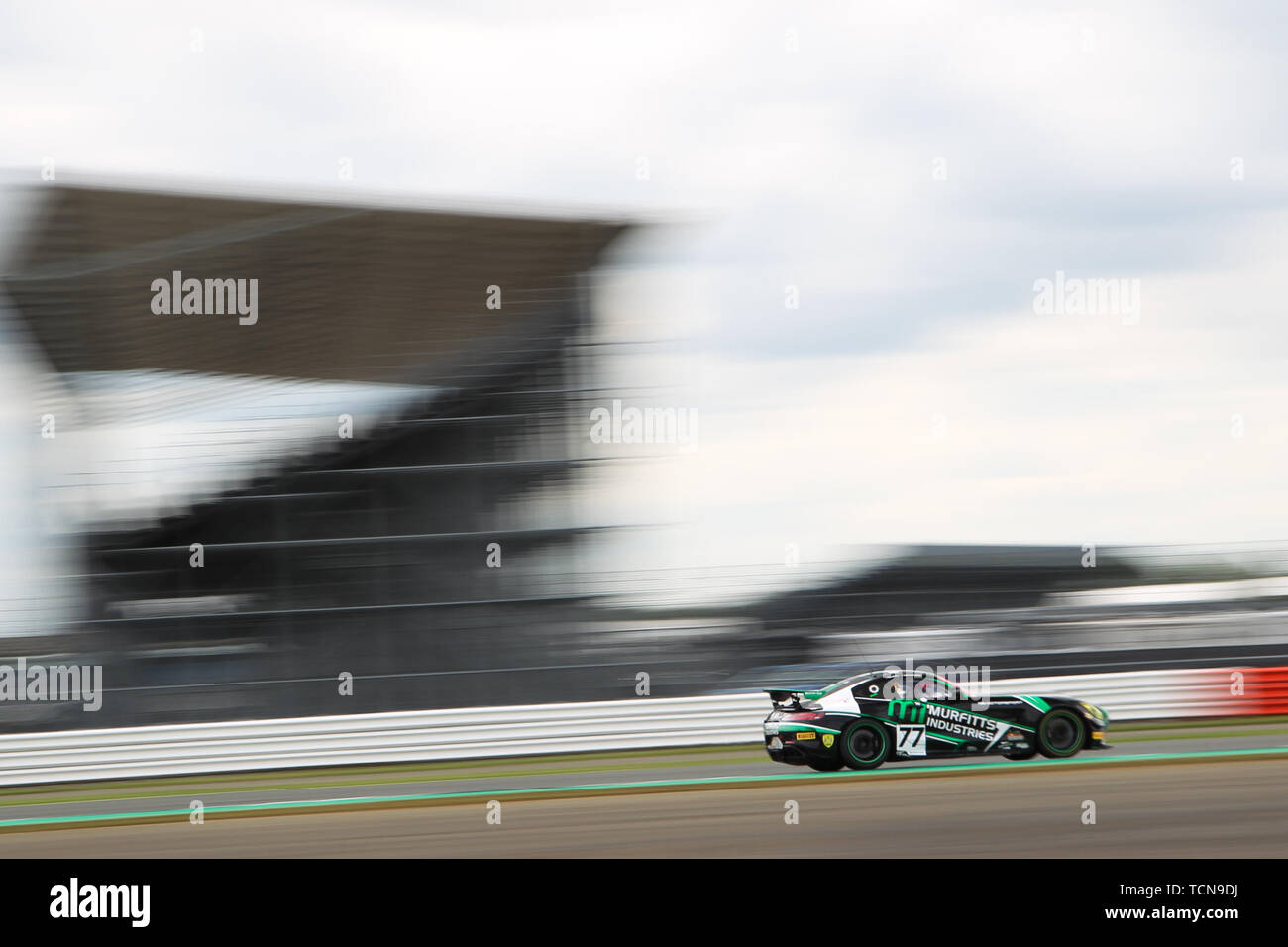 Mercedes amg gt4 hi-res stock photography and images - Alamy