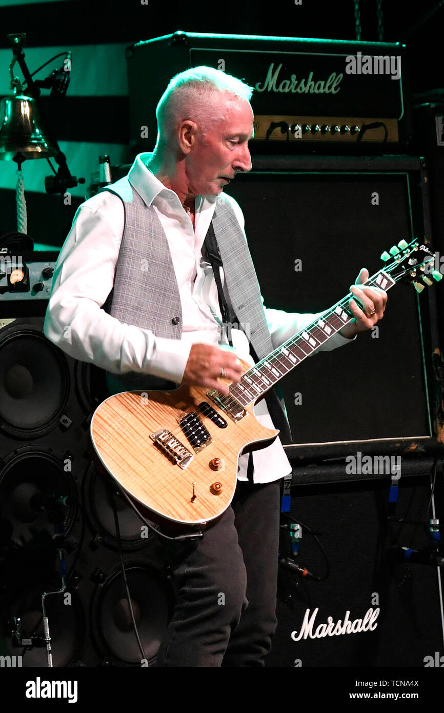 Neil carter ufo hi-res stock photography and images - Alamy