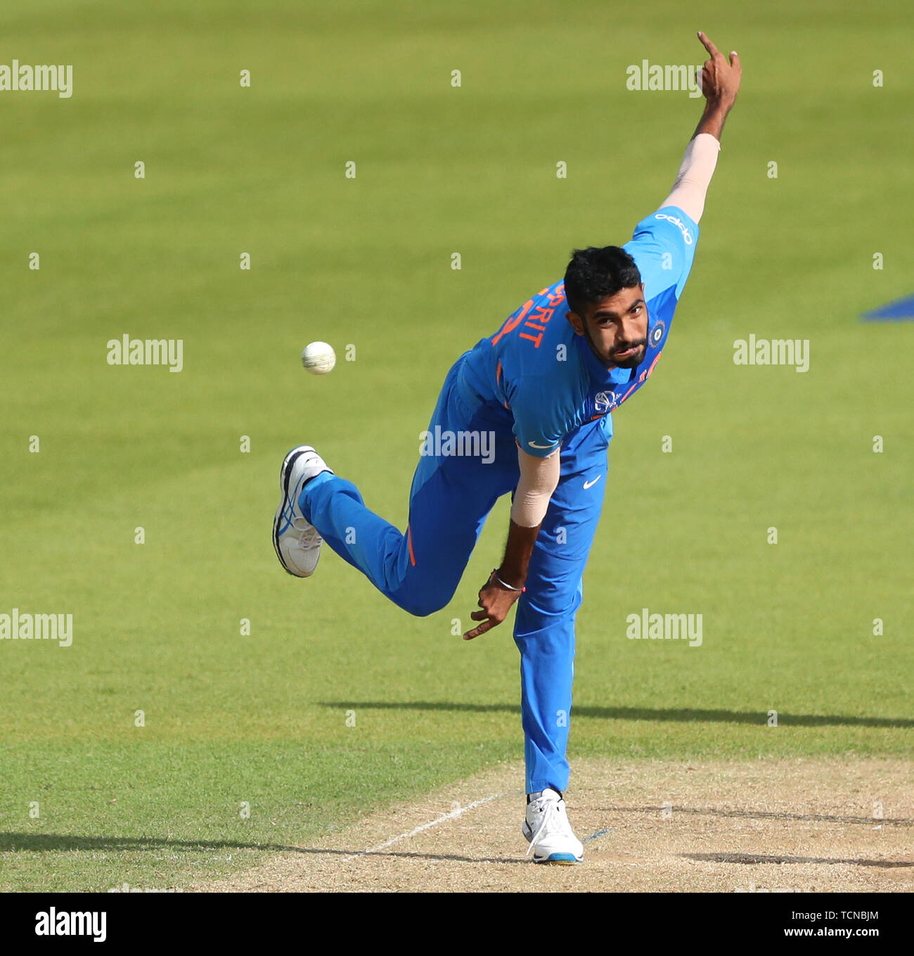 Jasprit bumrah hi-res stock photography and images - Alamy