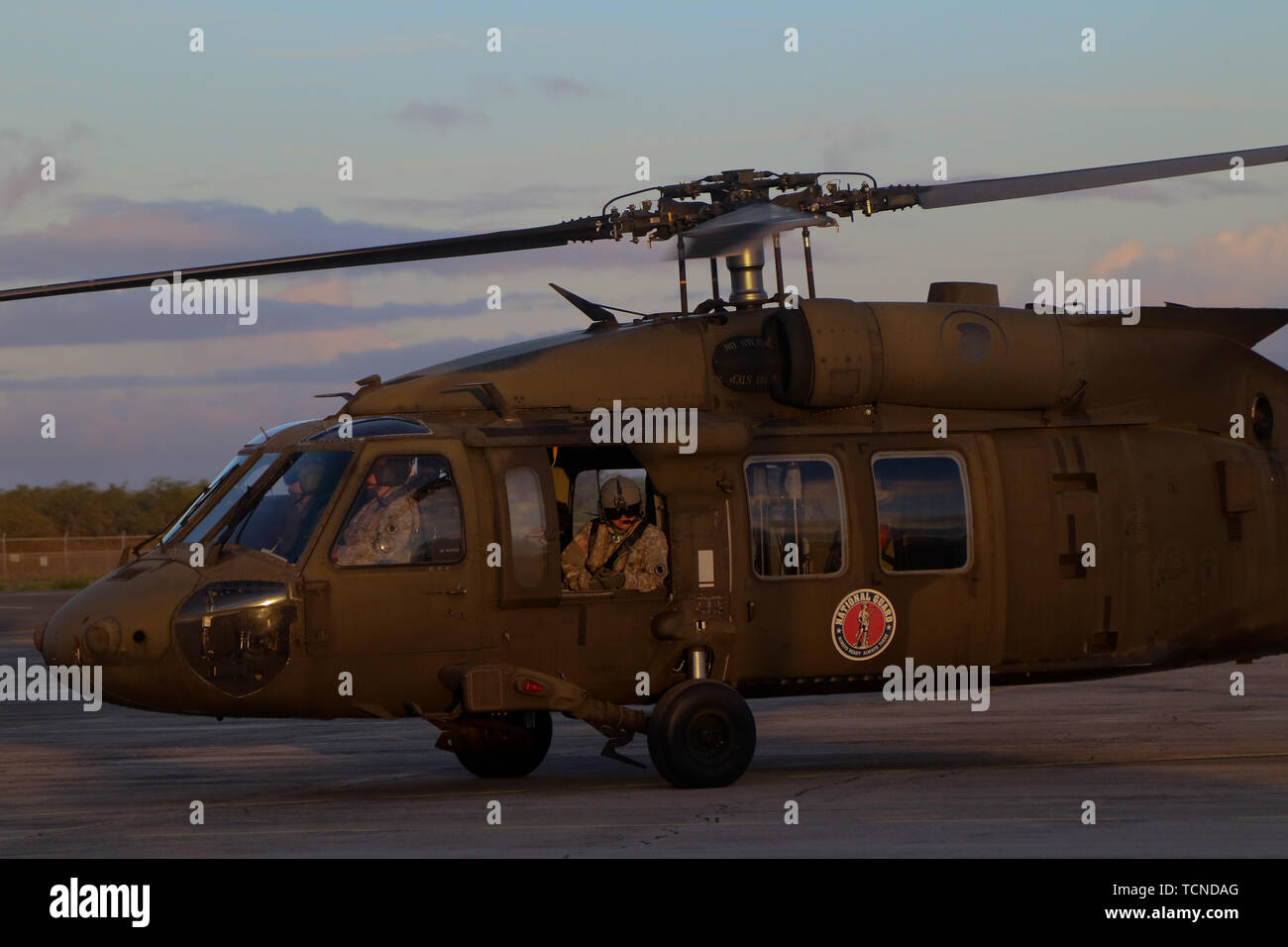 Hawaii army national guard soldiers hi-res stock photography and images ...