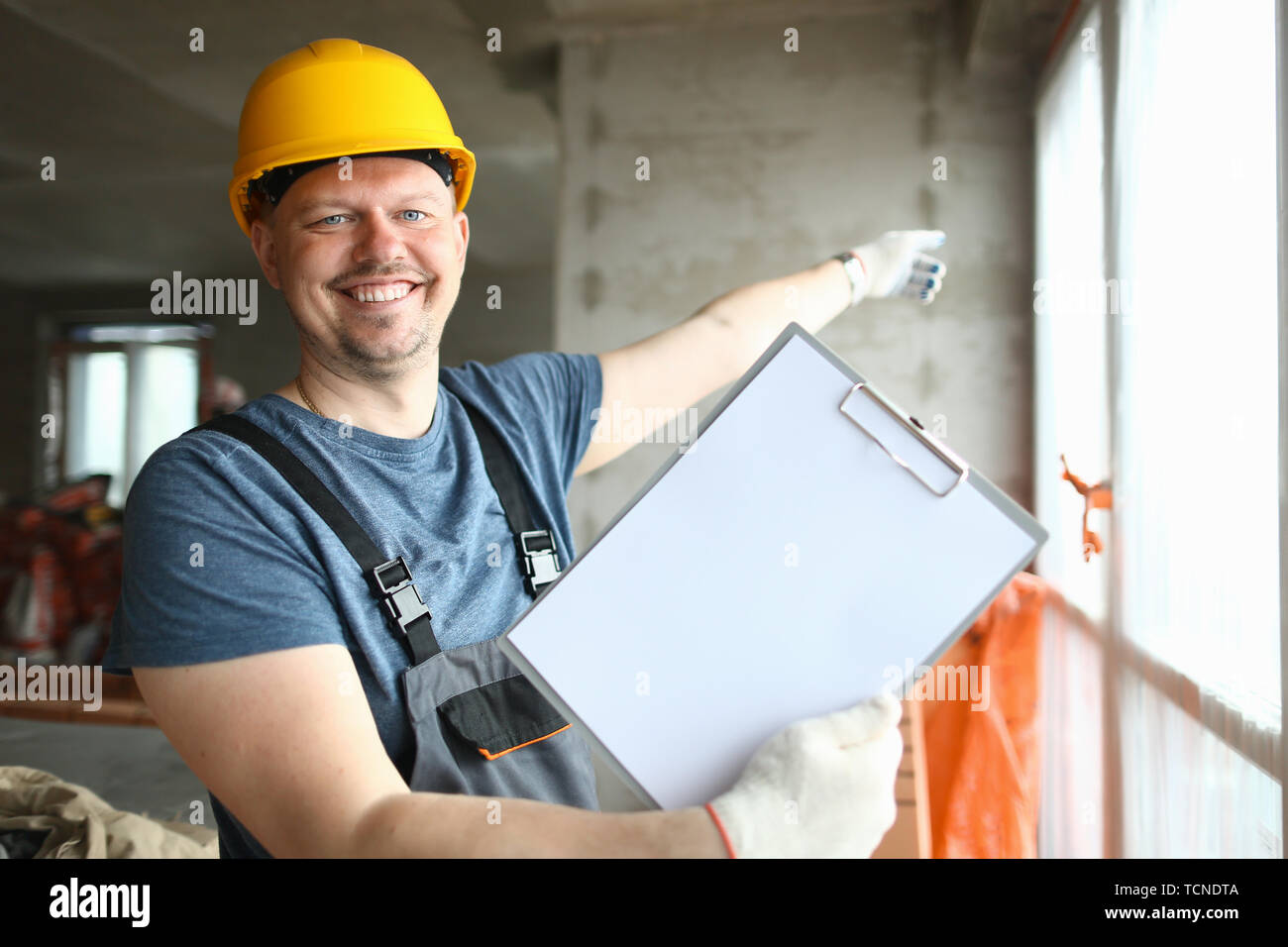 Pose with unfinished work hi-res stock photography and images - Alamy