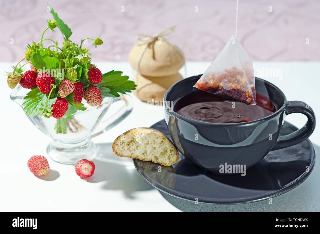 Sachet of wild berries tea hi-res stock photography and images - Alamy