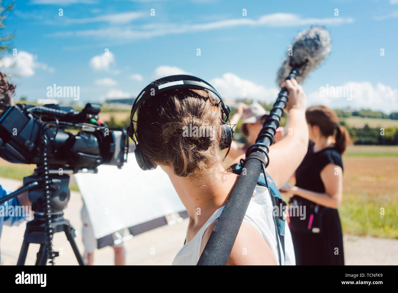 Boom mic hi-res stock photography and images - Alamy