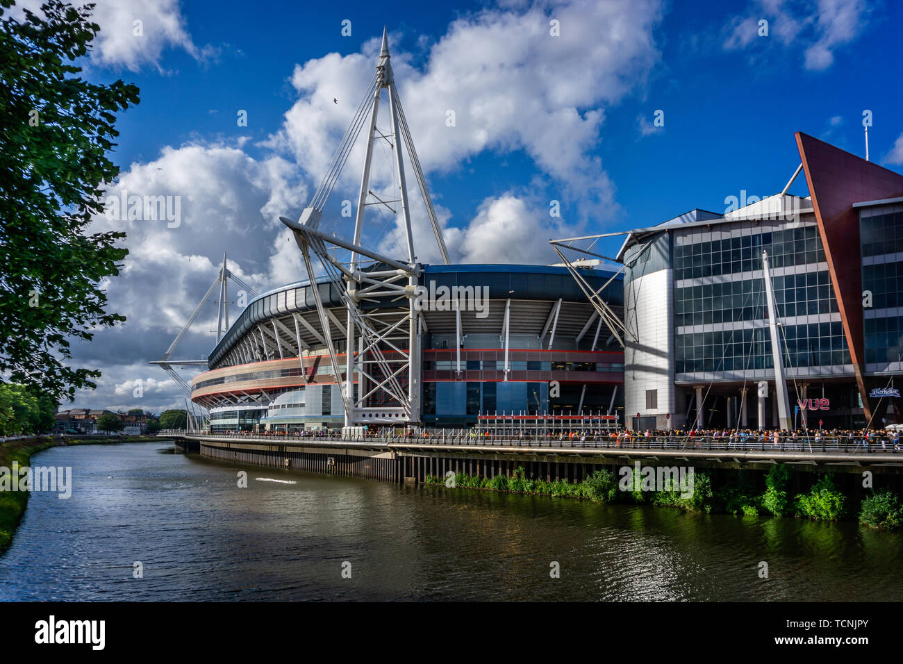Principality stadium roof hi-res stock photography and images - Alamy