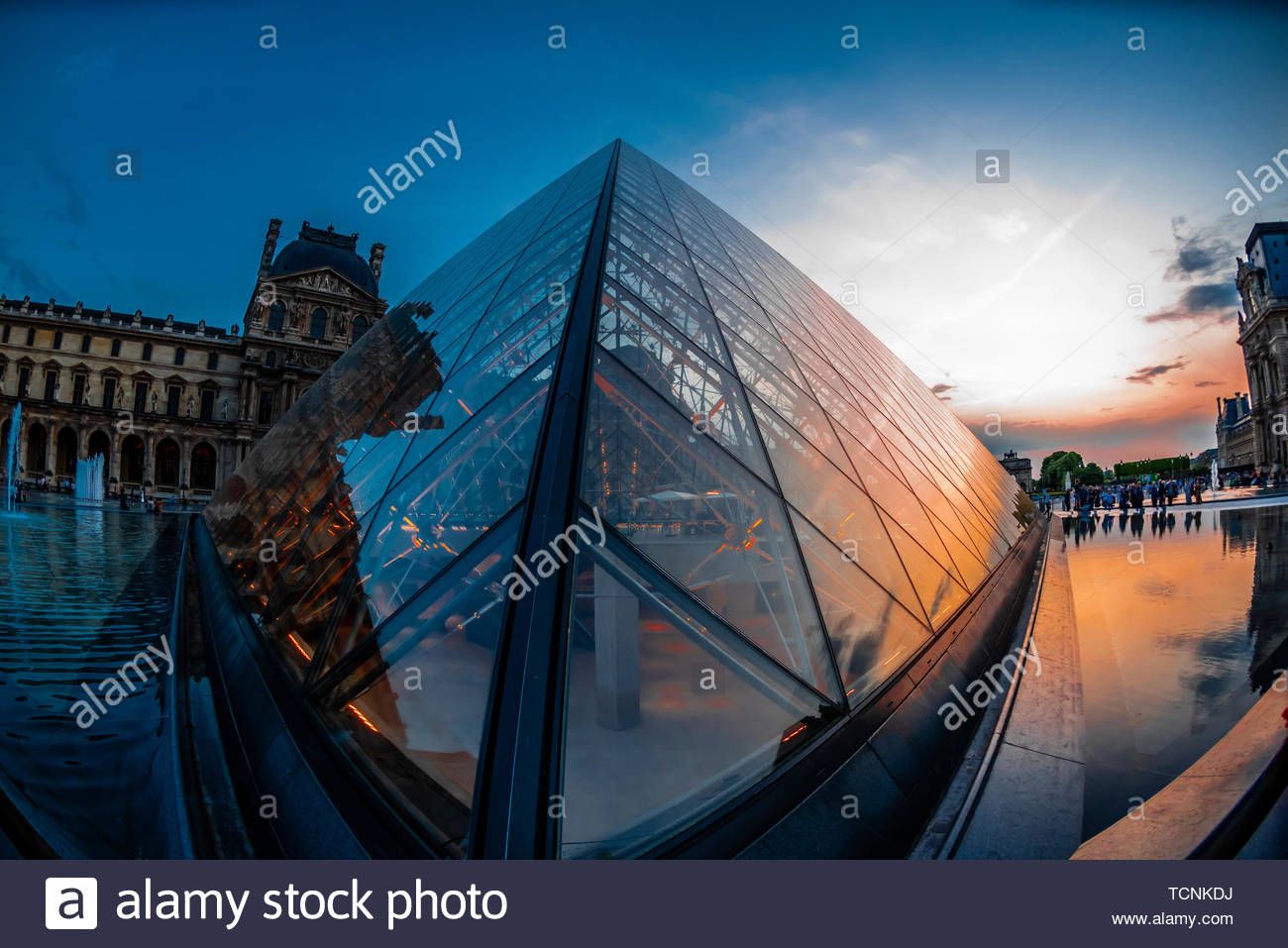 The Pyramid By I M Pei Architect Stock Photos & The Pyramid By I M Pei ...