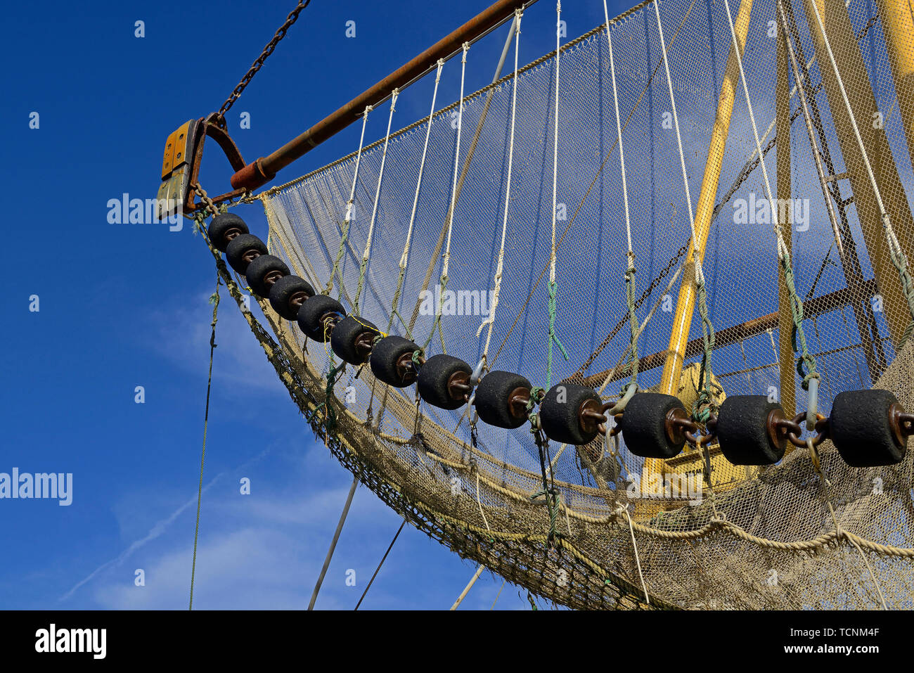 Trawling net hi-res stock photography and images - Alamy