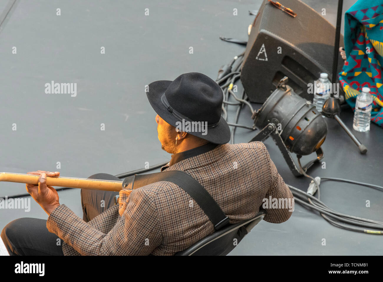 Guitar Player The Zing Kapaya The Rehearsals Of The Show The Not ...