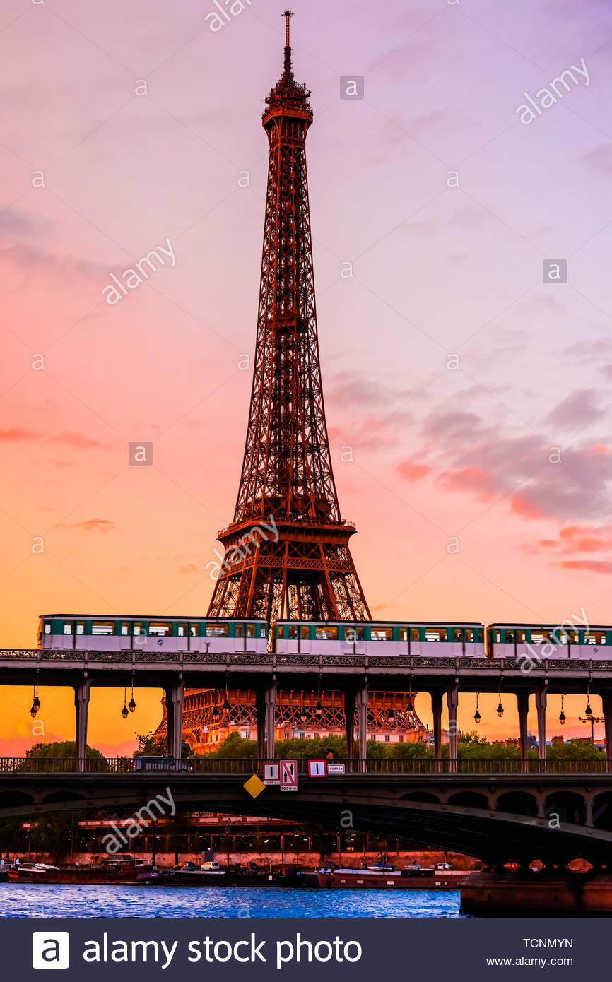 Paris Train Eiffel Tower Stock Photos & Paris Train Eiffel Tower Stock ...