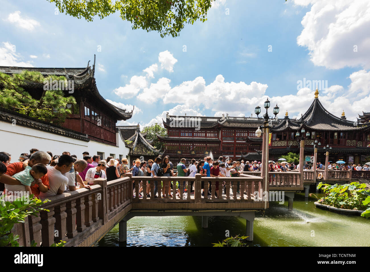 Shanghai Chenghuang Temple scenery Stock Photo - Alamy