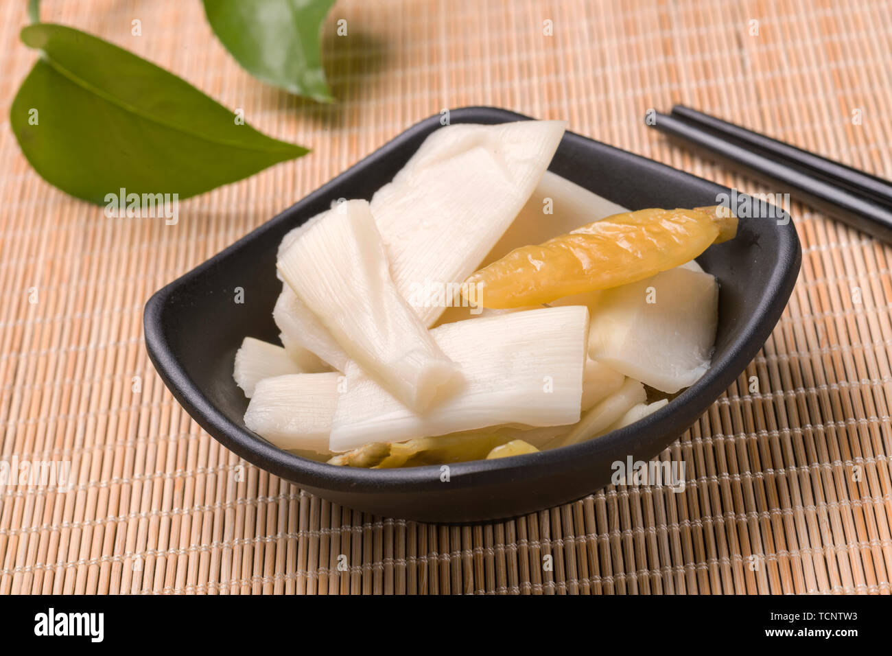Pepper crisp bamboo shoots Stock Photo - Alamy