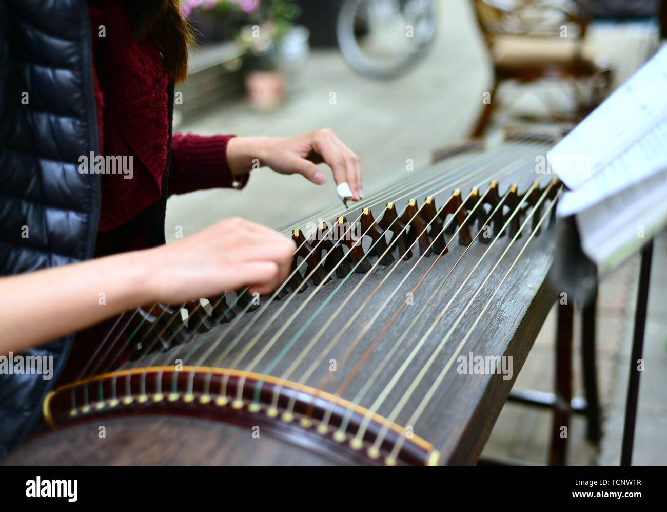 Zither Old Stock Photos & Zither Old Stock Images - Alamy