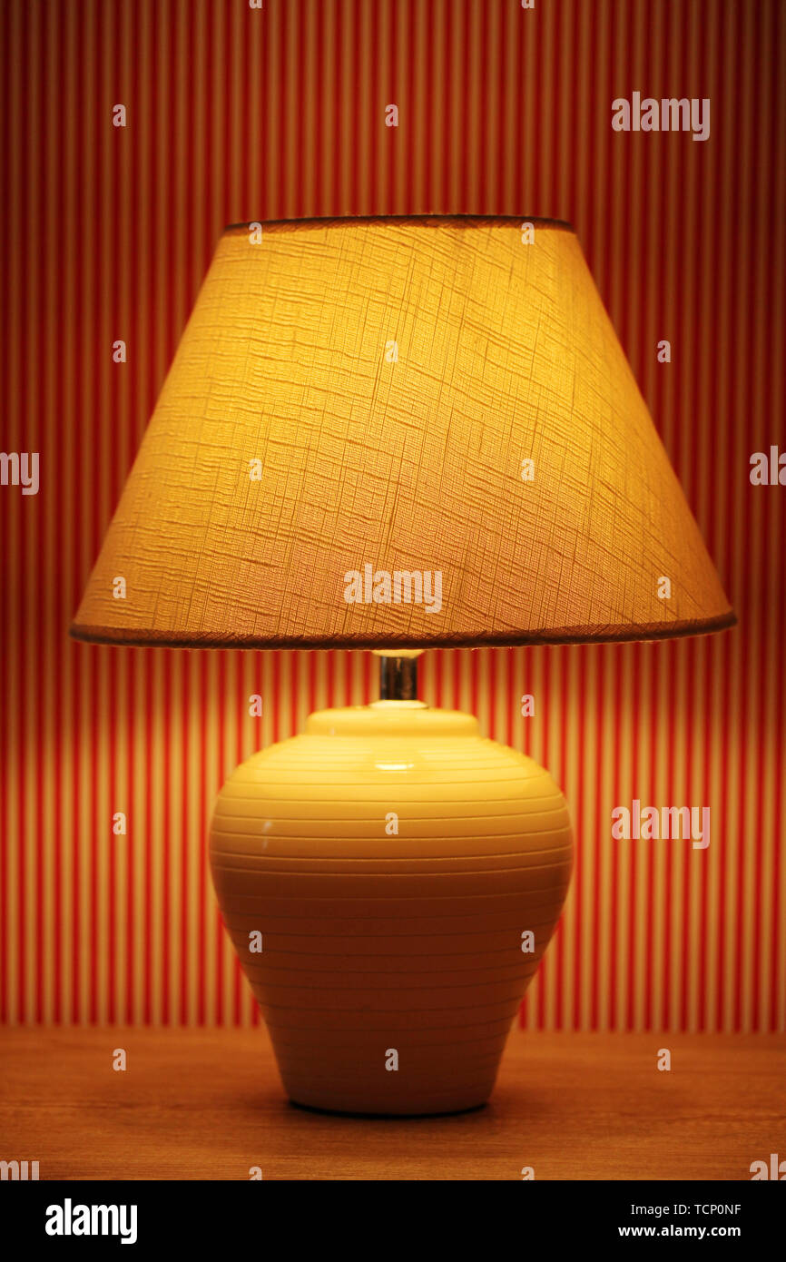 Striped wallpaper hotel hi-res stock photography and images - Alamy