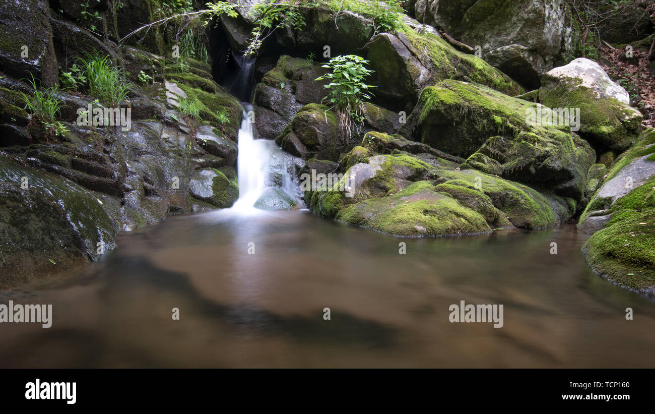 Waterfall and swimming hole hi-res stock photography and images - Alamy