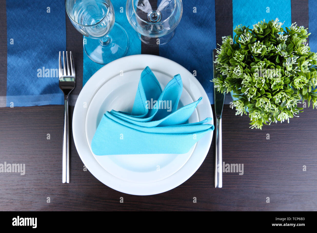 Table setting festive table Stock Photo - Alamy