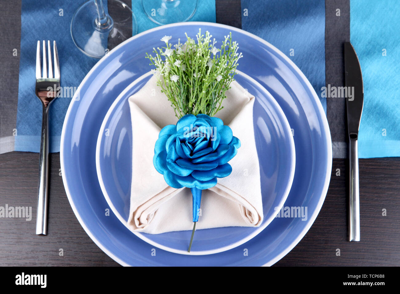 Table setting festive table Stock Photo - Alamy