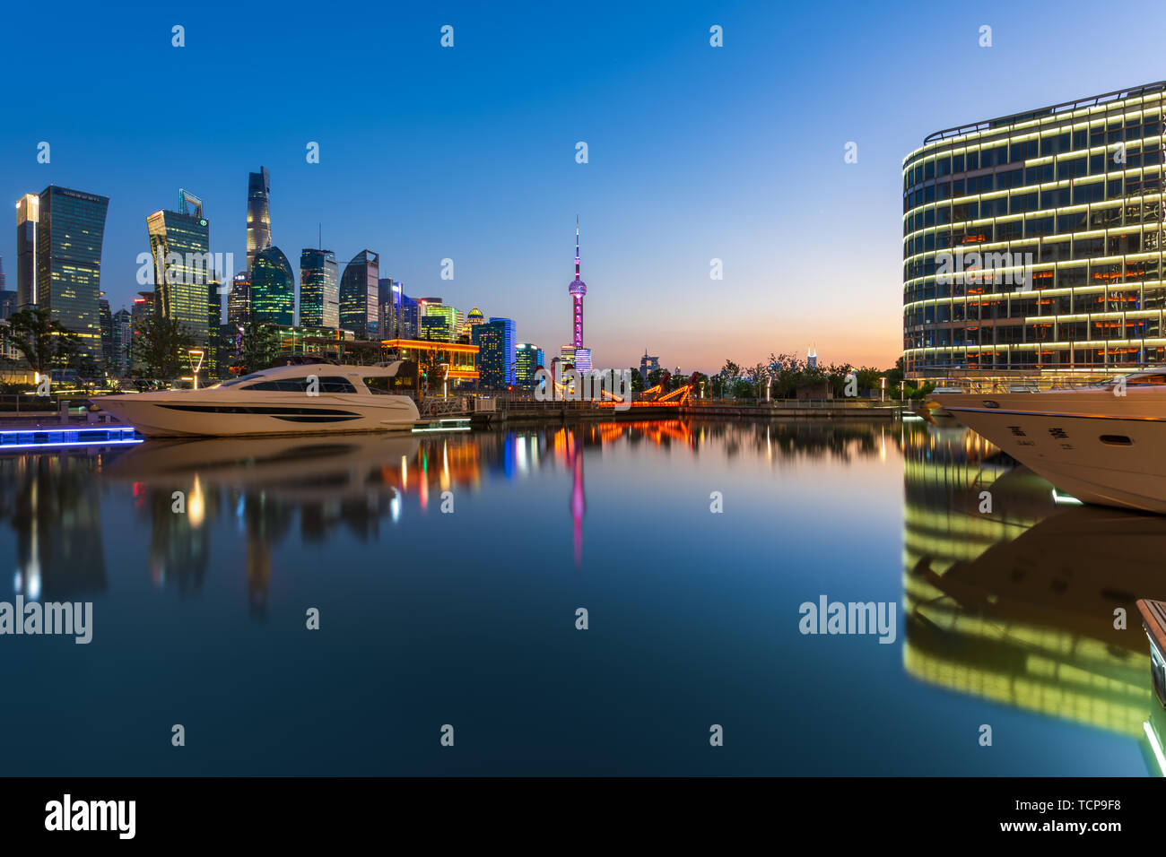 International metropolis - Shanghai Stock Photo - Alamy