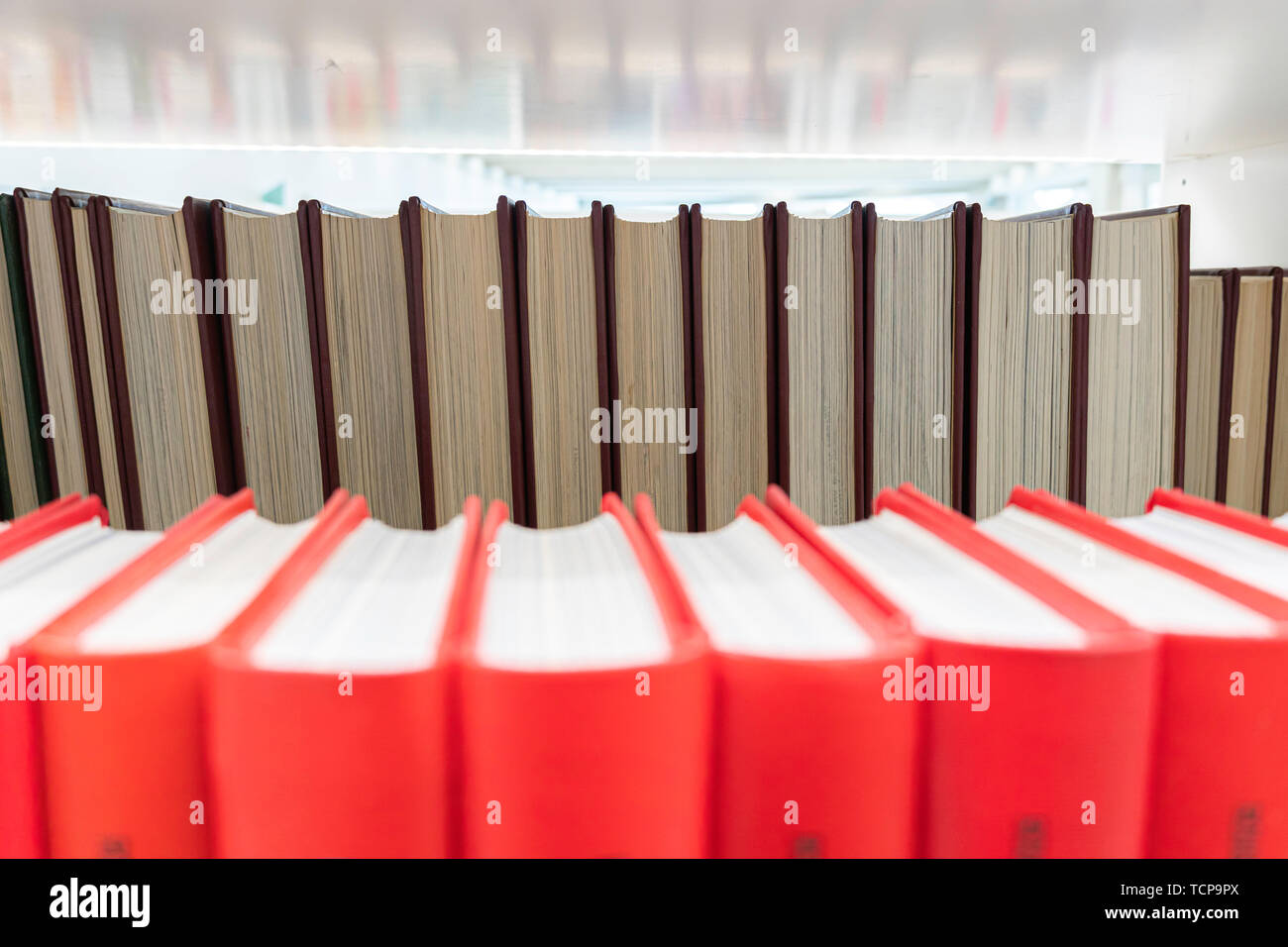 Shelve of Books in a public Library Stock Photo - Alamy