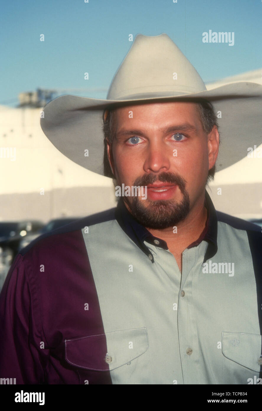 Los Angeles, California, USA 26th June 1994 Singer Garth Brooks attends ...