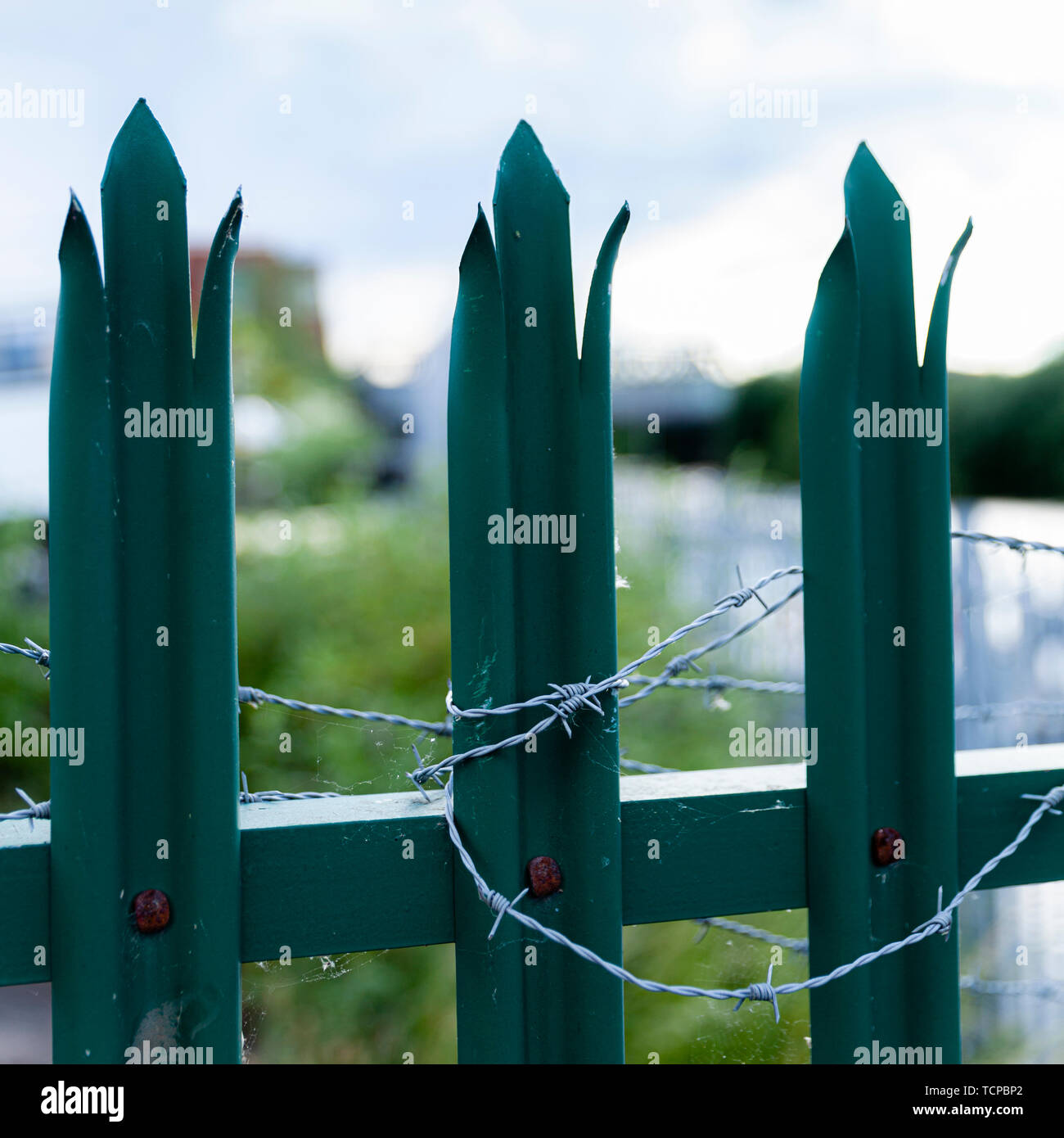 Sharp metal fence hi-res stock photography and images - Alamy