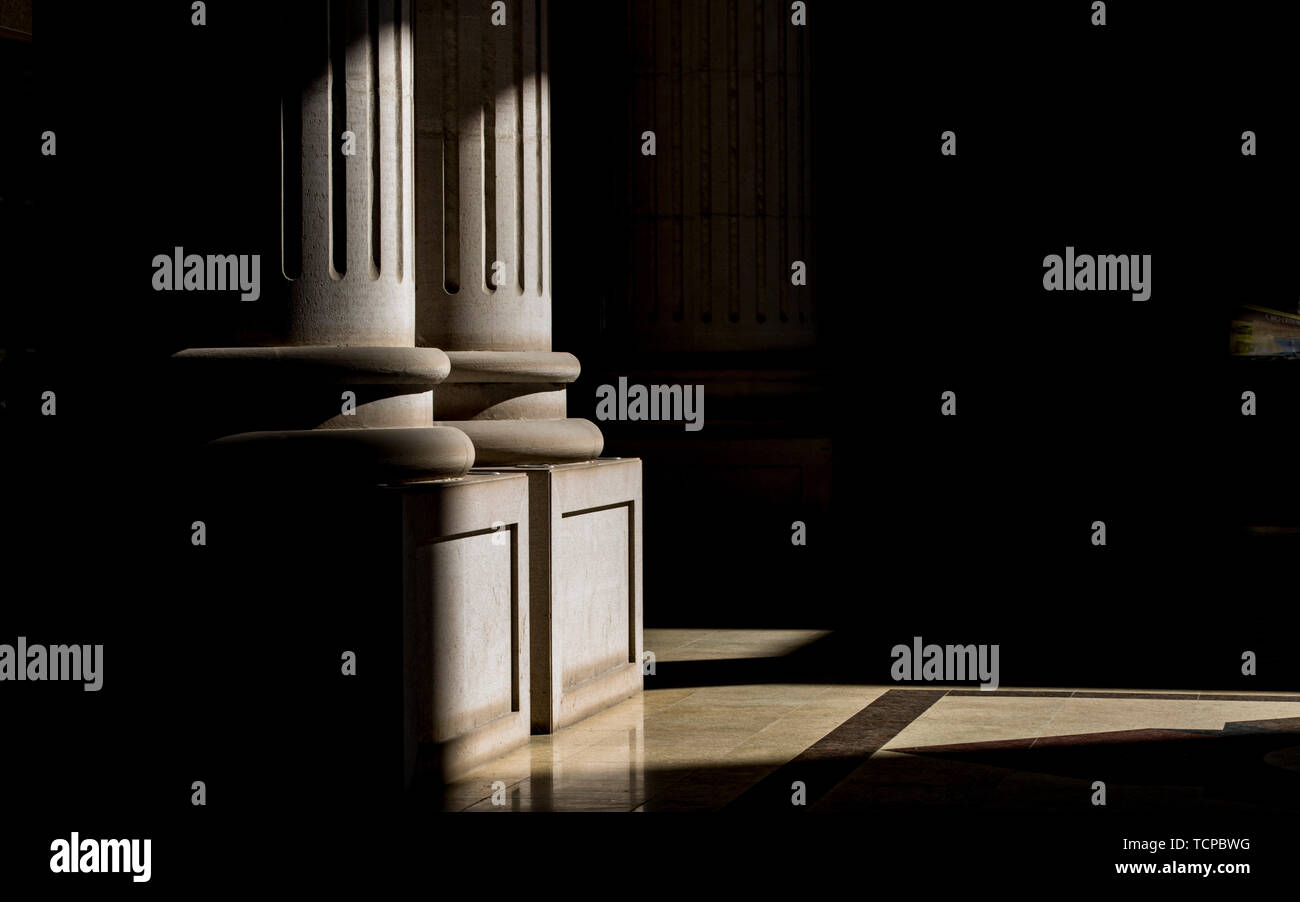 The light and shadow of the column Stock Photo - Alamy