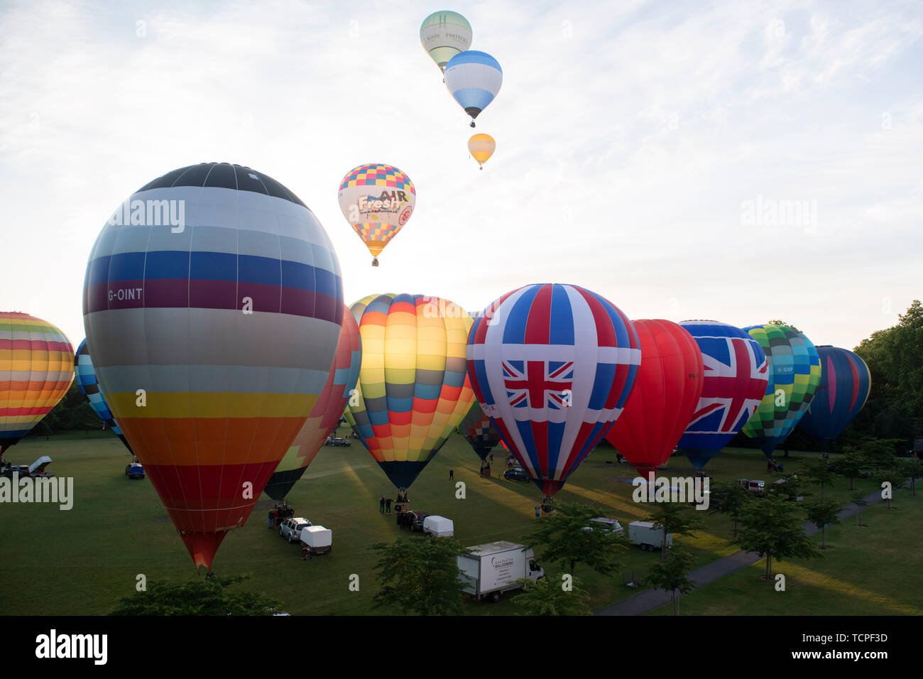 Ricoh hot air balloon regatta hi-res stock photography and images - Alamy