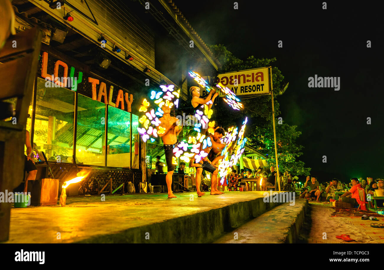 Torch dance hi-res stock photography and images - Alamy